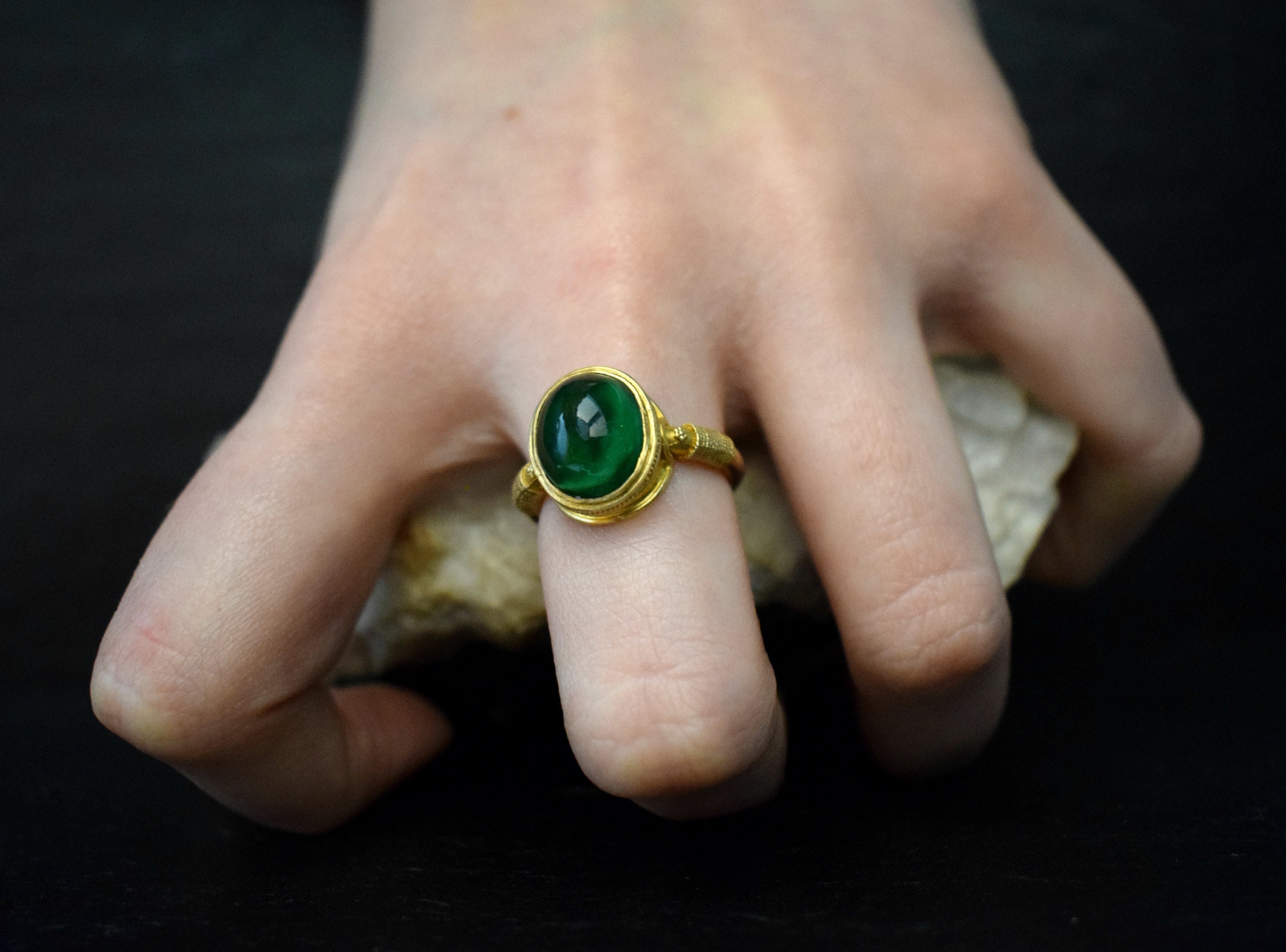 Green crystal ring Gold rings Signet ring Womens gemstone ring | Etsy
