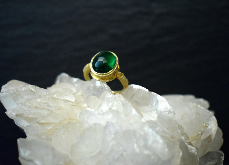 Green crystal ring Gold rings Signet ring Womens gemstone ring | Etsy