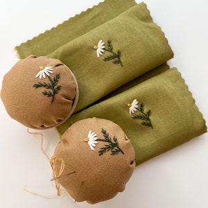 Hand Embroidered Pin Cushion, Wooden Needle Cushion, Round Needle ...