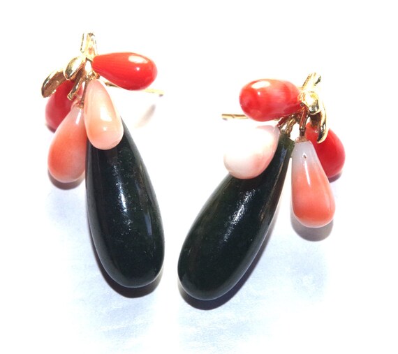 Antique 14K Gold Angel Skin Coral & Jade Teardrop Ear… - Gem