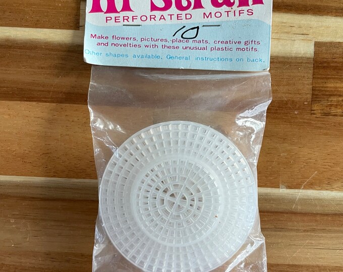 Hi-straw Perforated Motifs Vintage Plastic Canvas Circle Shape With a ...