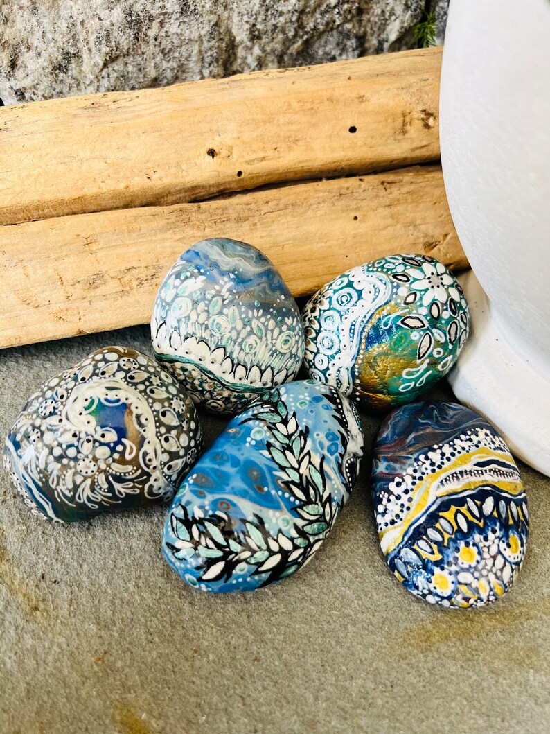 Blue Paint Poured Rocks, Fluid Art Rocks, Hand Painted Rocks/stones ...