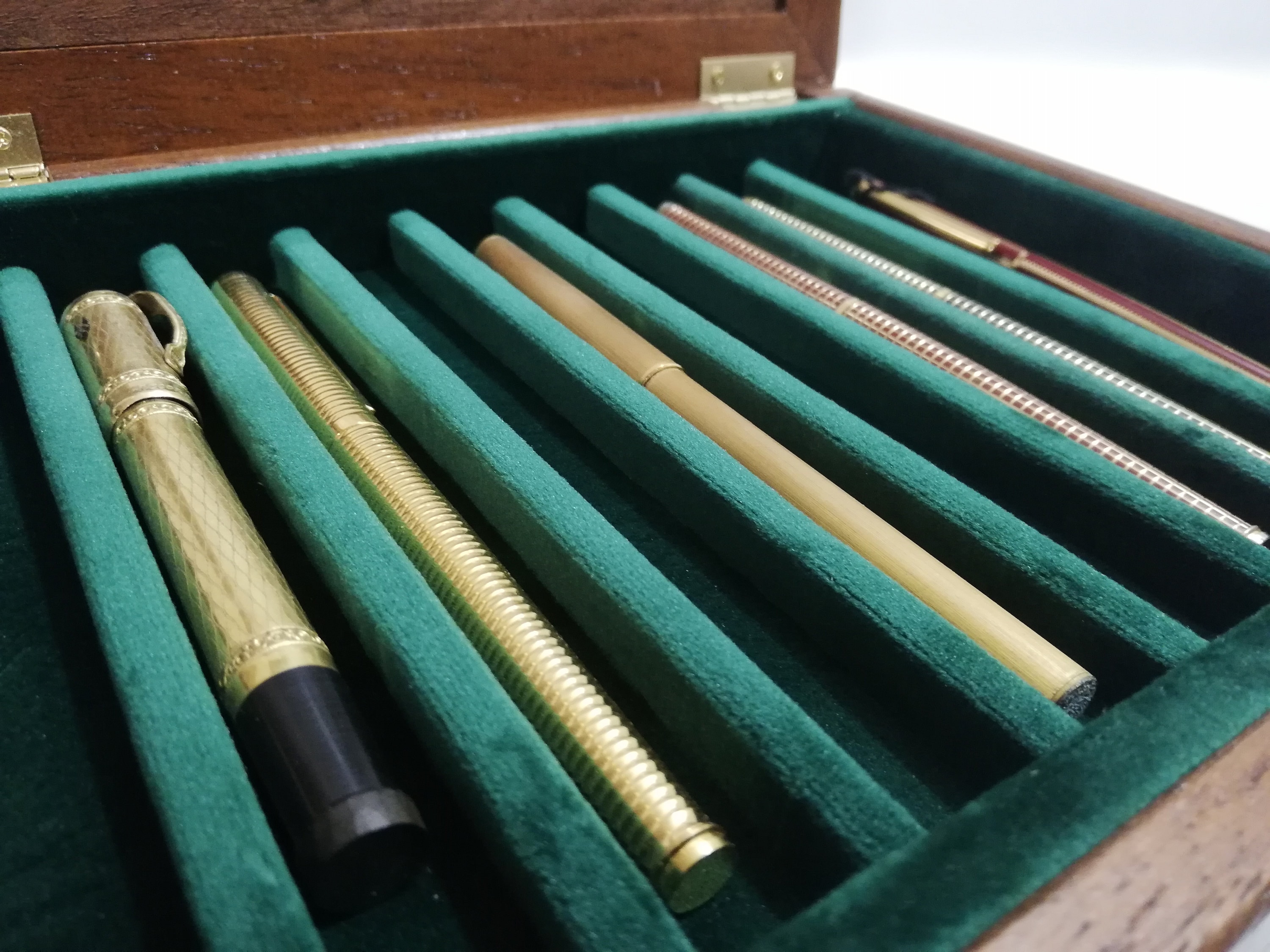 Pen Holder Box Wood and Velvet Case Display for Fountain - Etsy