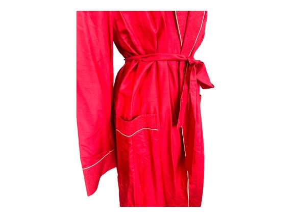Red Pure Silk 1960s Robe. Beautifully made. Size: 46-… - Gem