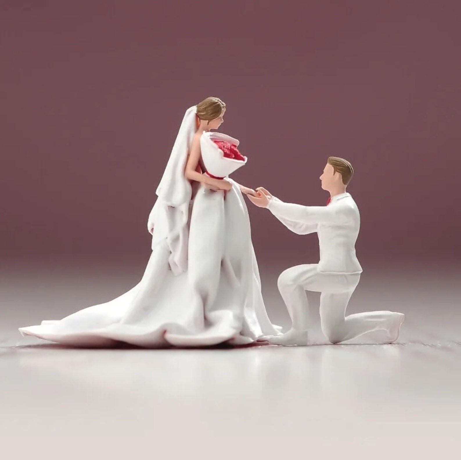 Miniature Bride and Groom Figurines, Wedding Scene Couple Tiny Love (1: ...