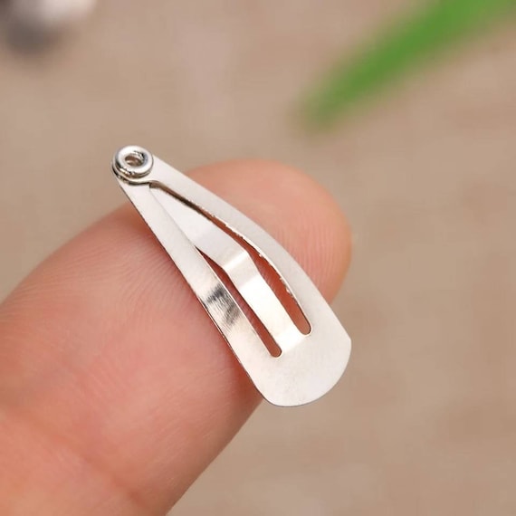 Tiny hair snaps store