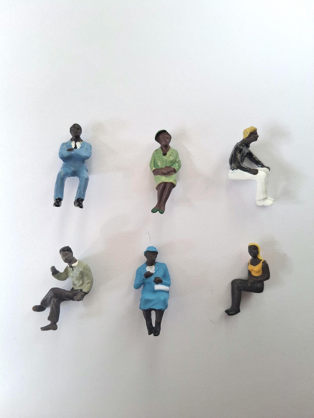 African American Sitting PEOPLE 1:43 O Scale Miniature Little Model ...