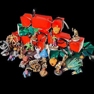 Novelty Fantasy Miniatures Christmas Crackers for Dungeons and Dragons ...