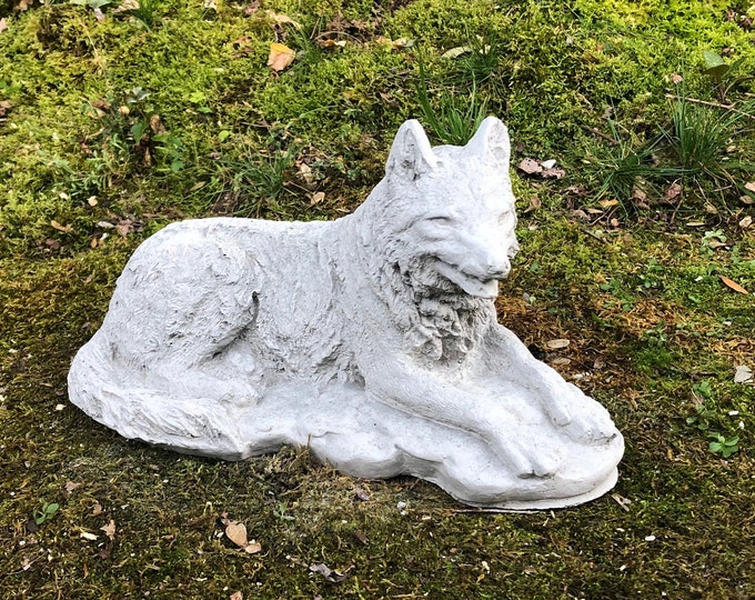 Concrete Wolf Statue, Cement Wolf, Garden Decor, Laying Wolf Figure ...