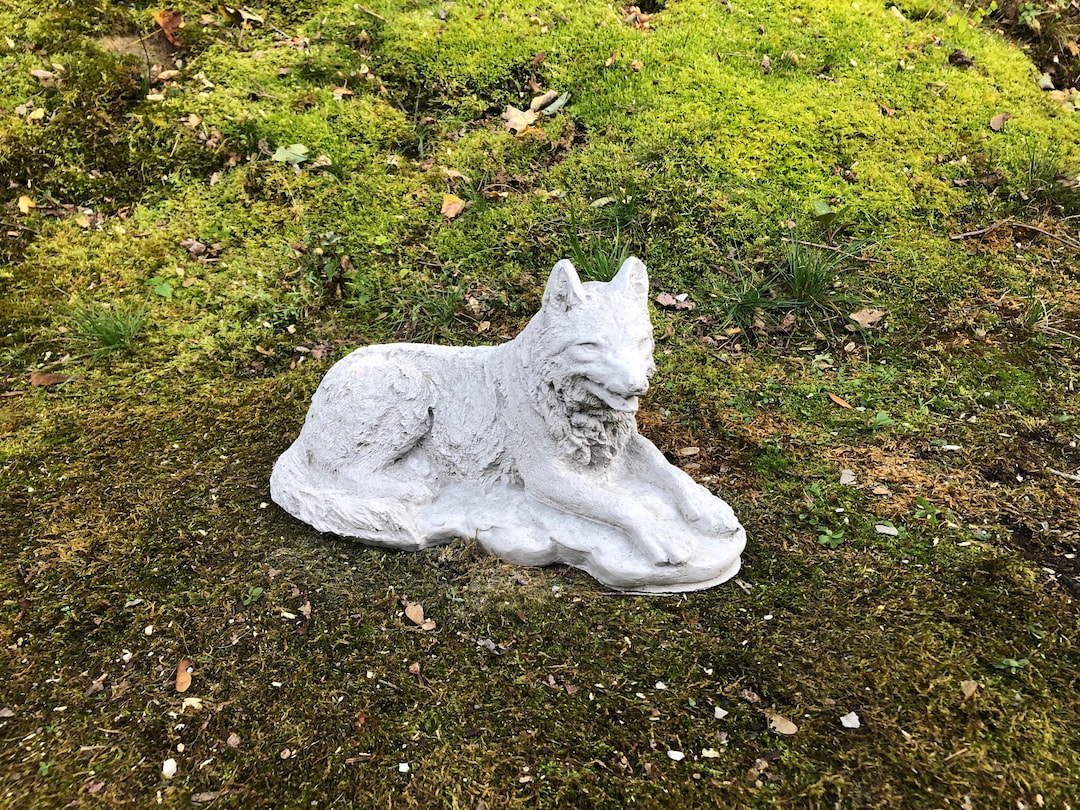 Concrete Wolf Statue, Cement Wolf, Garden Decor, Laying Wolf Figure ...