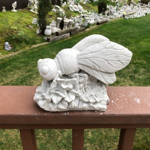 Concrete Bee Garden Statue, Outdoor Decor (6.5x10x6.5 Inches) - Etsy