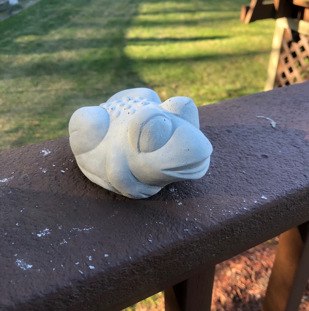 Frog Statue, Concrete Frog Figure, Cement Statue of Frogs, Garden Decor ...