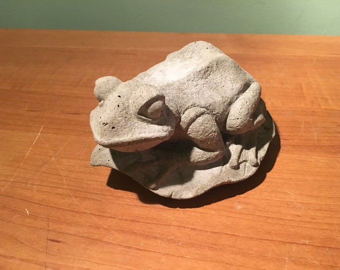 Frog Statue, Concrete Frog Figure, Cement Statue of Frogs, Garden Decor ...