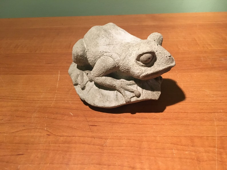 Frog Statue, Concrete Frog Figure, Cement Statue of Frogs, Garden Decor ...