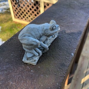Frog Statue, Concrete Frog Figure, Cement Statue of Frogs, Garden Decor ...