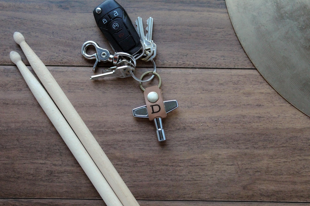 USA HANDMADE Personalized Leather Drum Key Keychain - Drum Key Holder ...