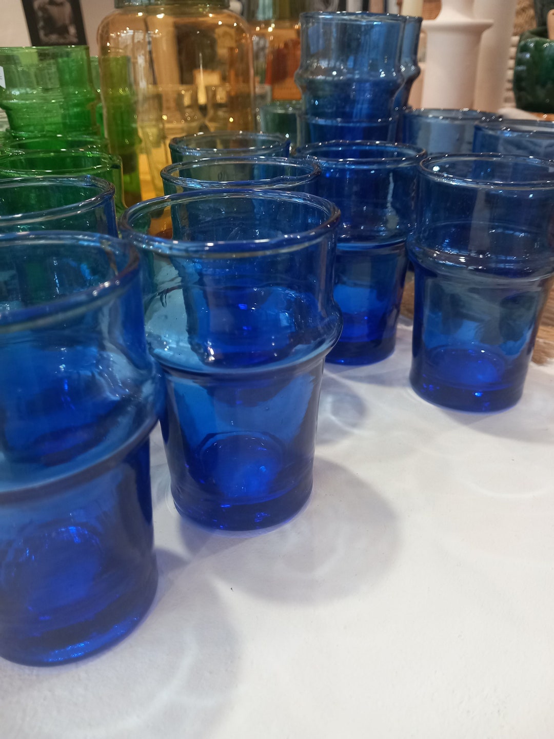 Verre béldi colorés, verre à thé marocain, verre recyclé, verre soufflé ...