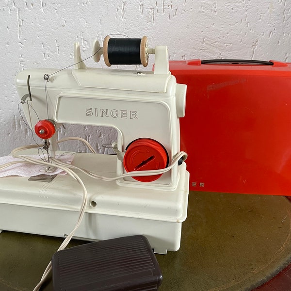 Vintage Childrens Singer Sewing Machine - Etsy UK