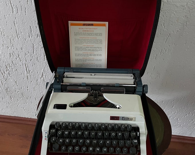 Daro Erika Model 30 Typewriter Vintage Typewriter Germany 1970s in ...