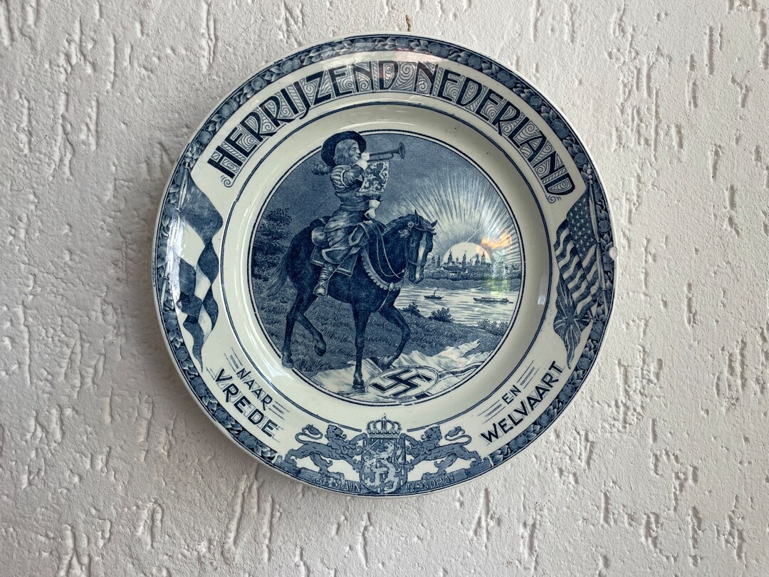 Resurgent Netherlands WWII Wall Plate Delft Blue Société Ceramique ...