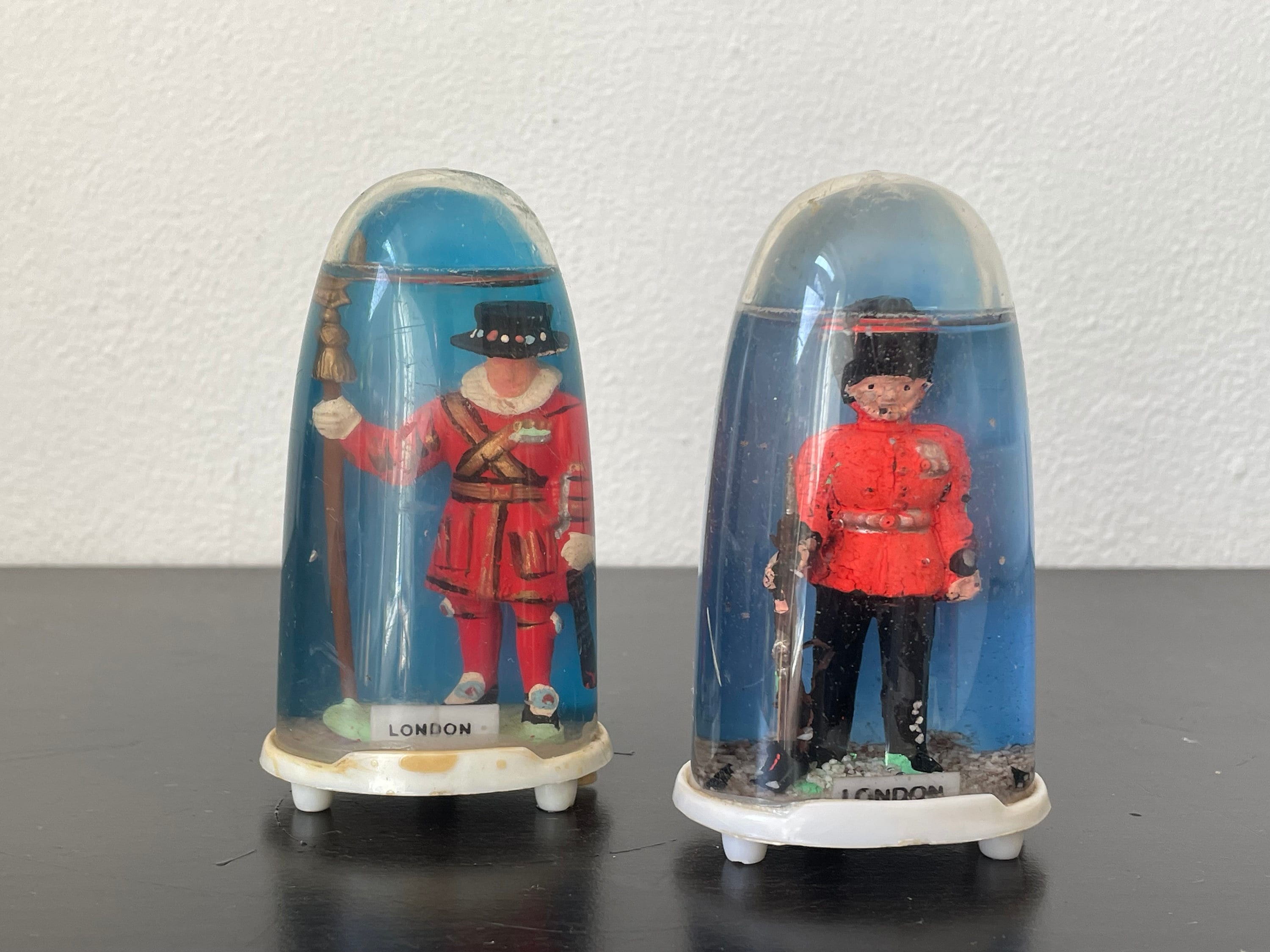 Set/2 Snowball London Guards - Vintage Souvenirs - Approx. 10 Cm High ...