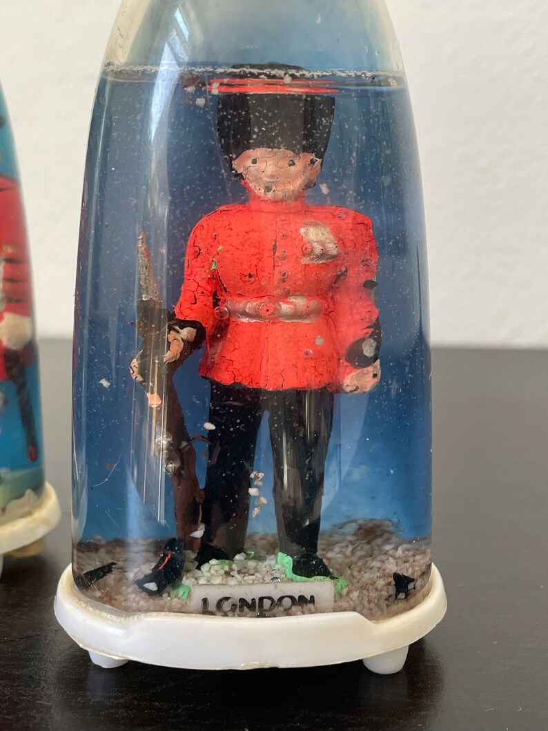Set/2 Snowball London Guards - Vintage Souvenirs - Approx. 10 Cm High ...