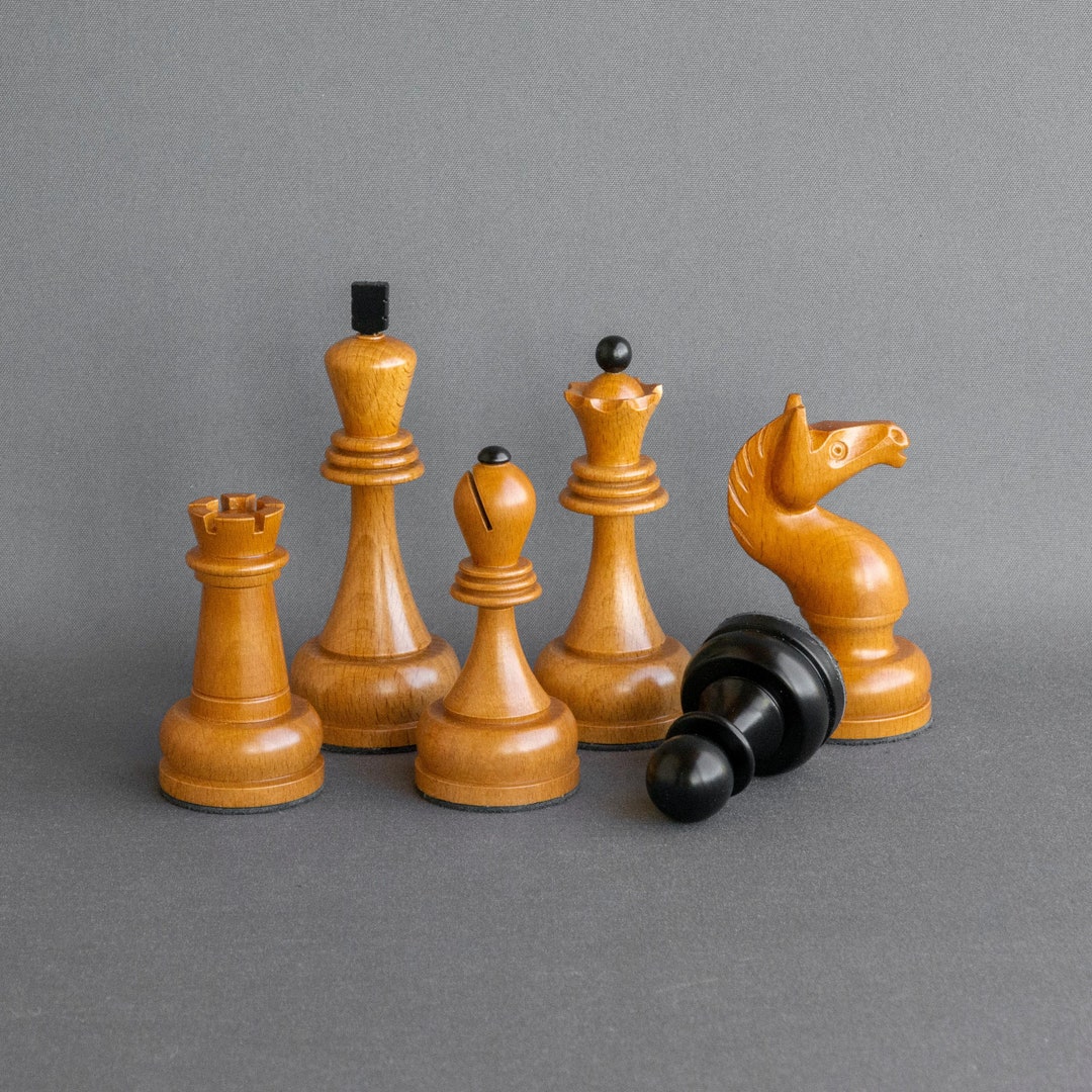 Mikhail Tal Soviet Grandmaster Vintage Antique Chess Set Reproduction ...
