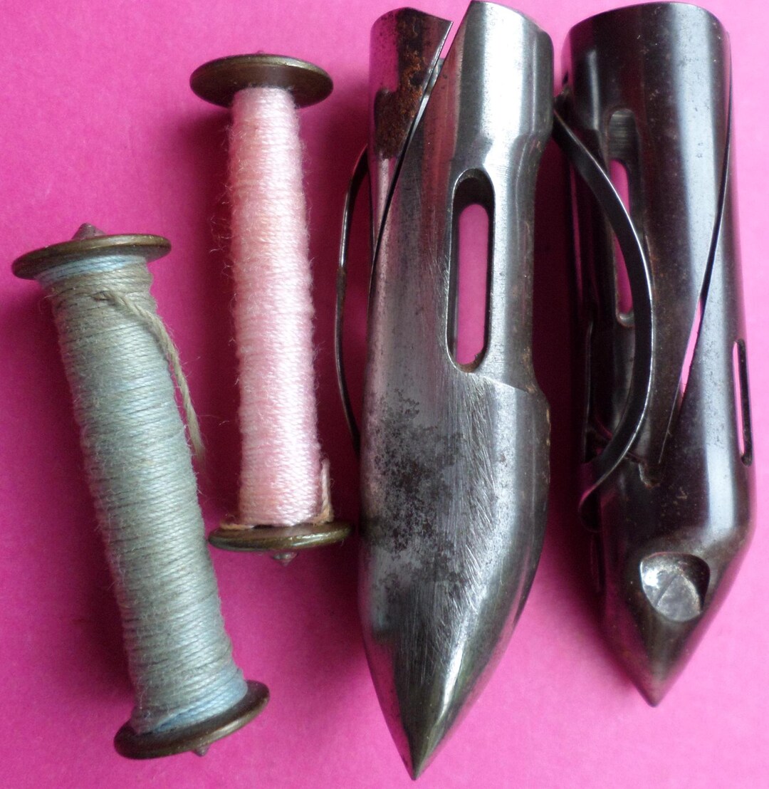 2 Vintage Singer Boat Shaped Sewing Machine Shuttles With 2 Bobbins - Etsy