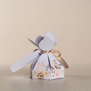 Custom Flower Shaped Confetti Box With Names and Date Tag Flowers - Etsy