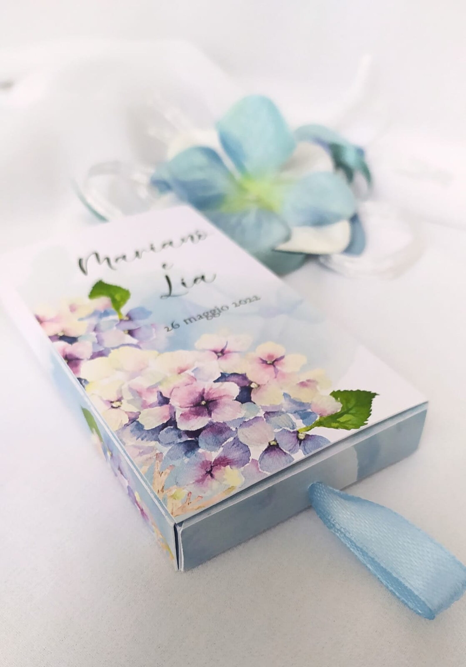 Custom Sliding Confetti Box With Names and Flowers - Etsy