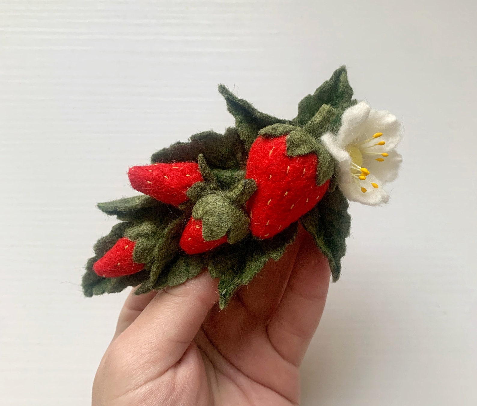 Felt Strawberry Hair Clip, French Barrette, Spring Accessory - Etsy