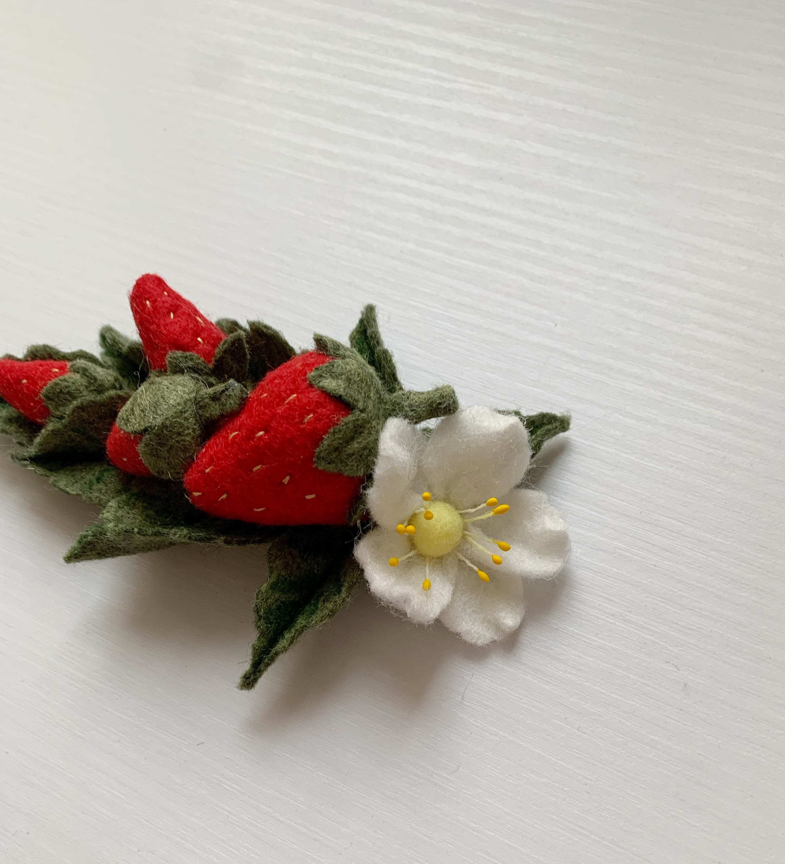 Felt Strawberry Hair Clip, French Barrette, Spring Accessory - Etsy