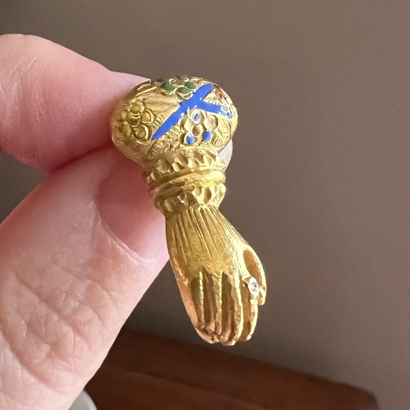 Victorian Hand Pendant - Etsy