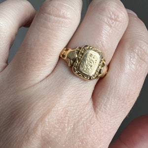 FLORAL Ornate Signet Ring French Antique Stacker 18k Gold Victorian ...