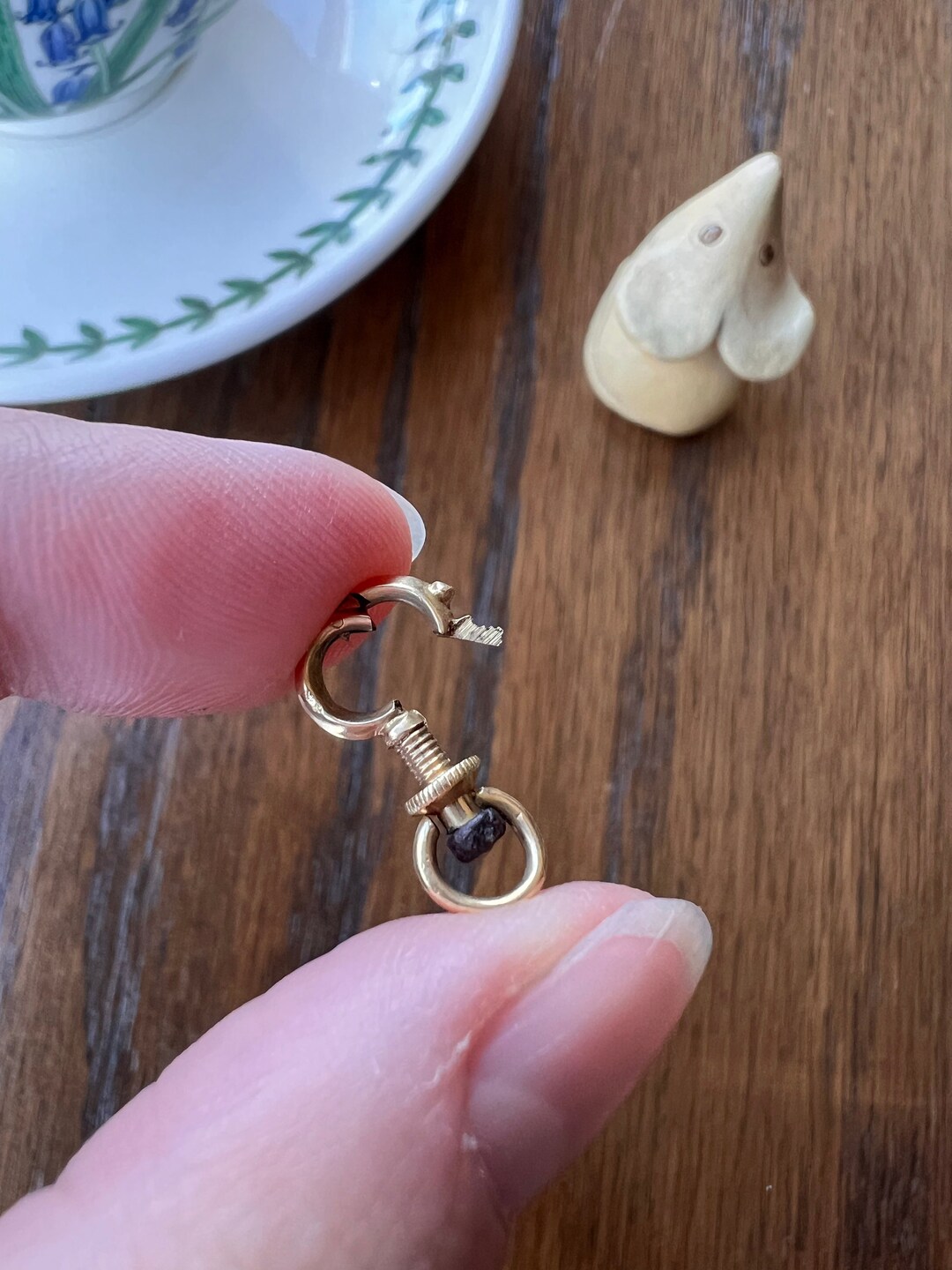 CIRCLE Round Top French ANTIQUE 18k GOLD Solid Victorian Screw Bolt Dog ...