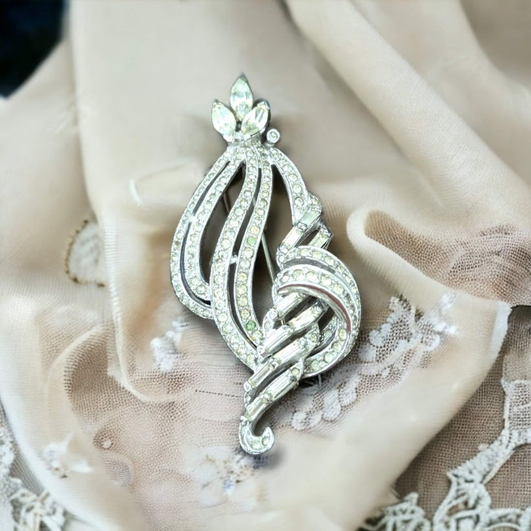 Vintage Kramer Rhinestone Brooch: Art Deco Wing Ribbon Design - Etsy