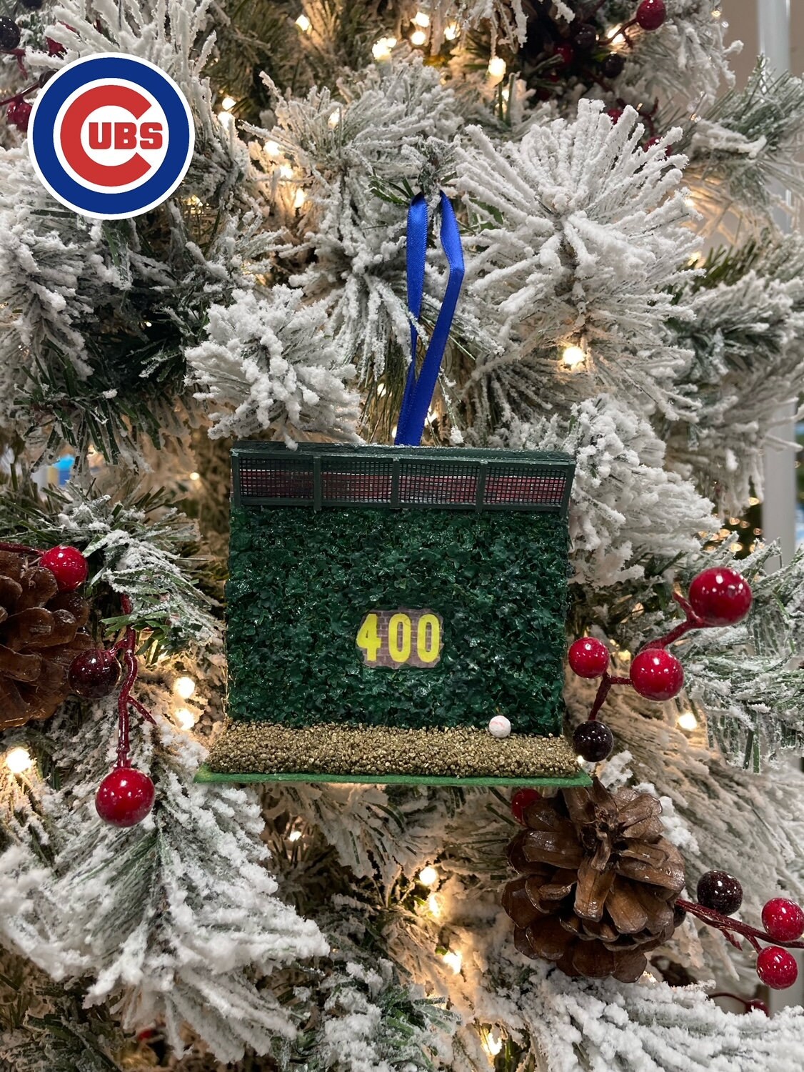 Classic Wrigley Field Chicago Cubs Ivy Christmas Ornament - Etsy