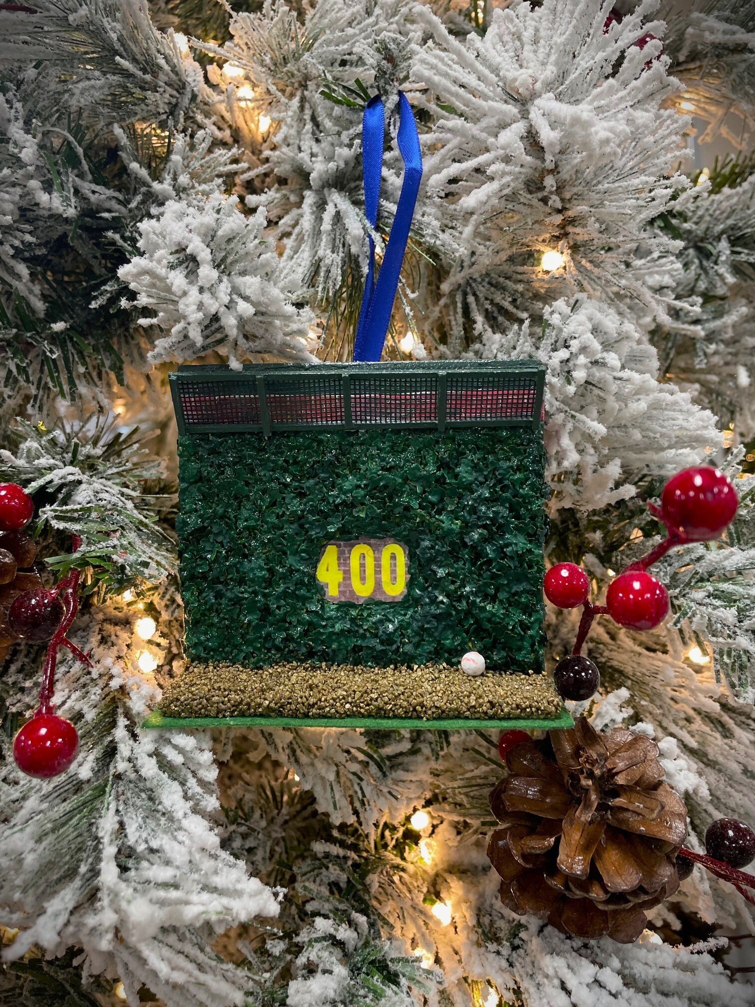 Classic Wrigley Field Chicago Cubs Ivy Christmas Ornament - Etsy