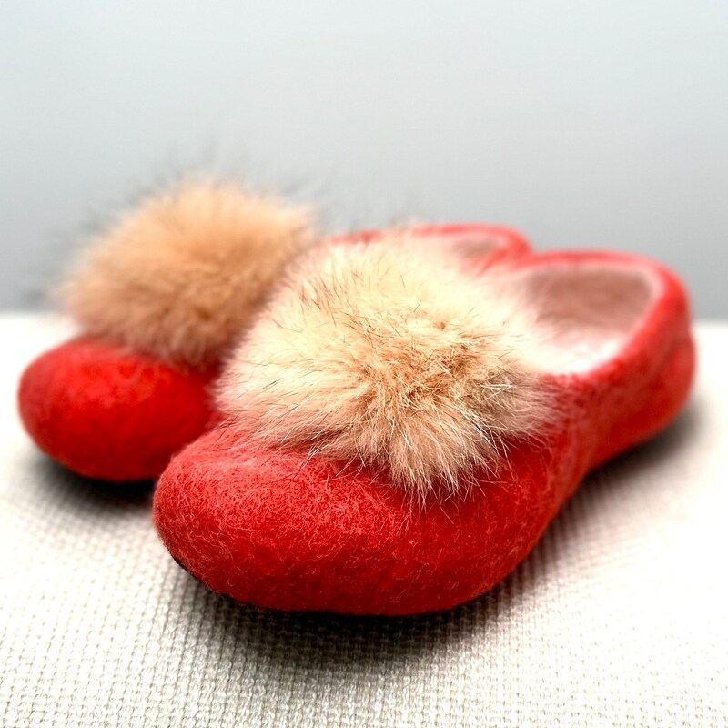 Pom Pom Slippers - Etsy
