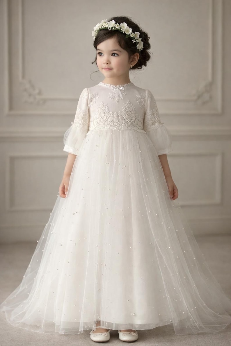 Vestido de batizado com corpete de renda feito à mão – Vestido de ...