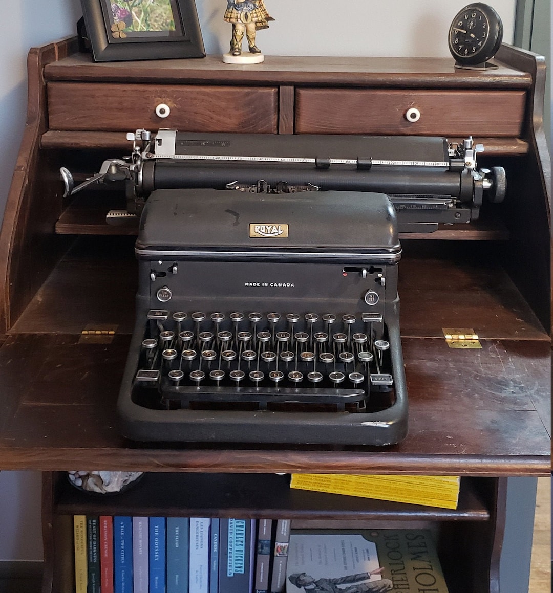 Antique Royal KMM Magic Margin Typewriter With Oversized Carriage ...