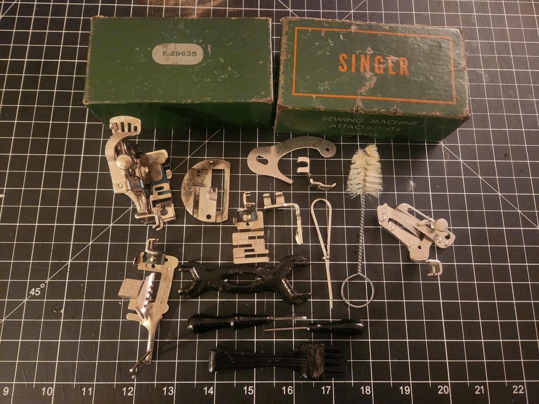 Antique Singer Sewing Machine Attachments in Original Box - 121899 ...