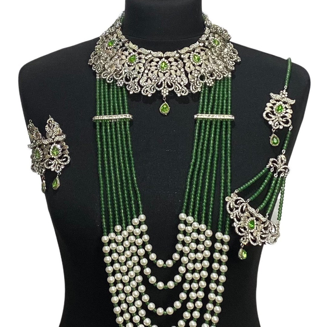 Green Pakistani Bridal Jewelry Set: Necklace, Tikka, Earrings & Mala - Etsy