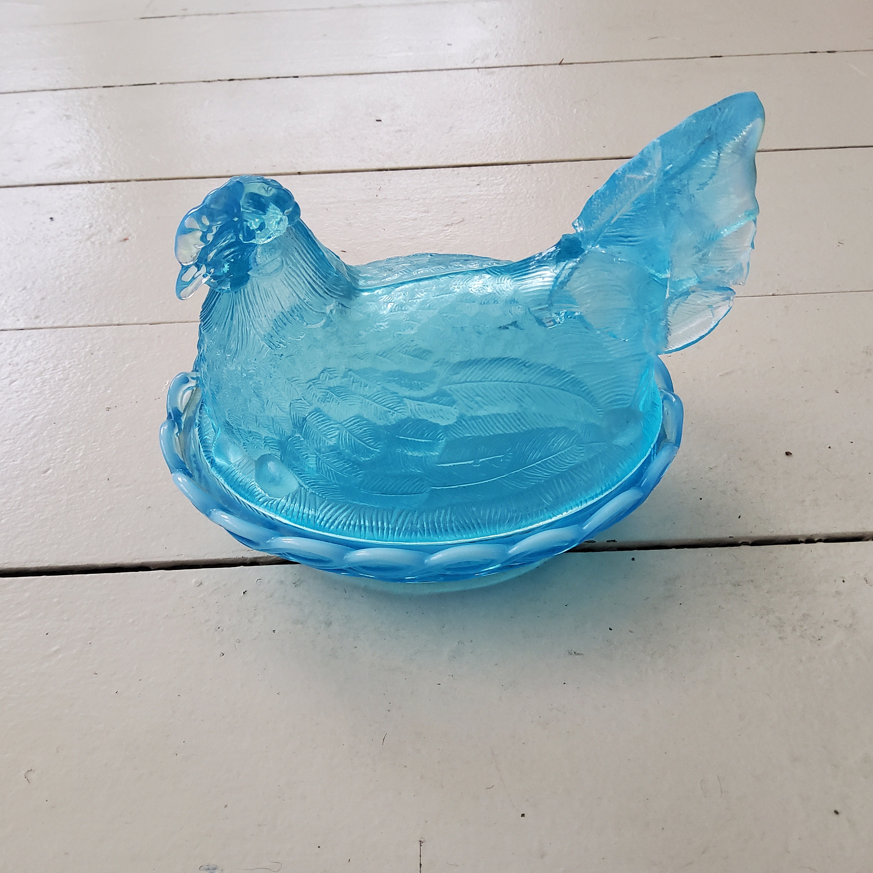 Antique Blue Glass Chicken Candy Bowl - decorliving.mx