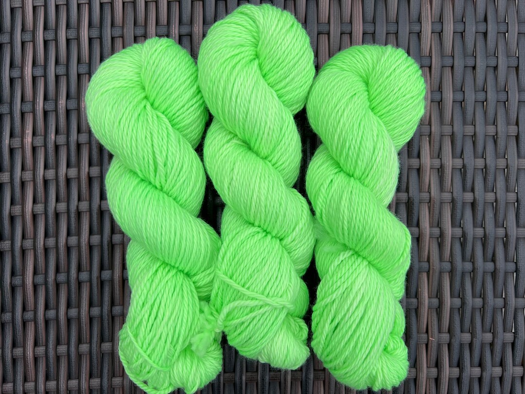 Hand Dyed Worsted Aran Yarn, Neon Light Green Tonal, Ready to Ship - Etsy