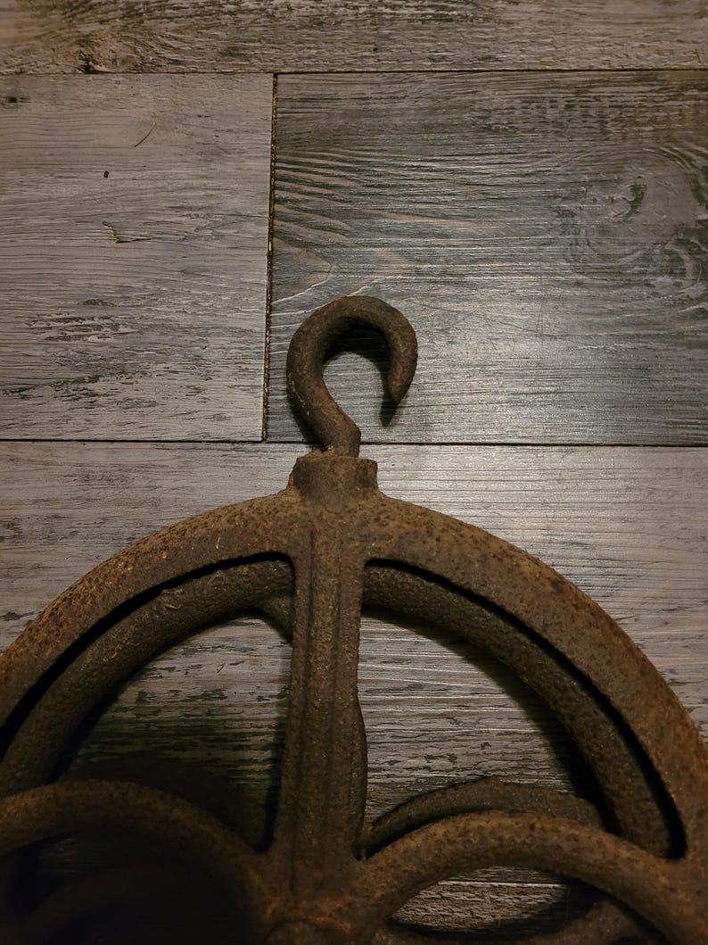 1800's Farm, Loft, Well Pulley With 9 Inch Wheel (see Pictures for ...