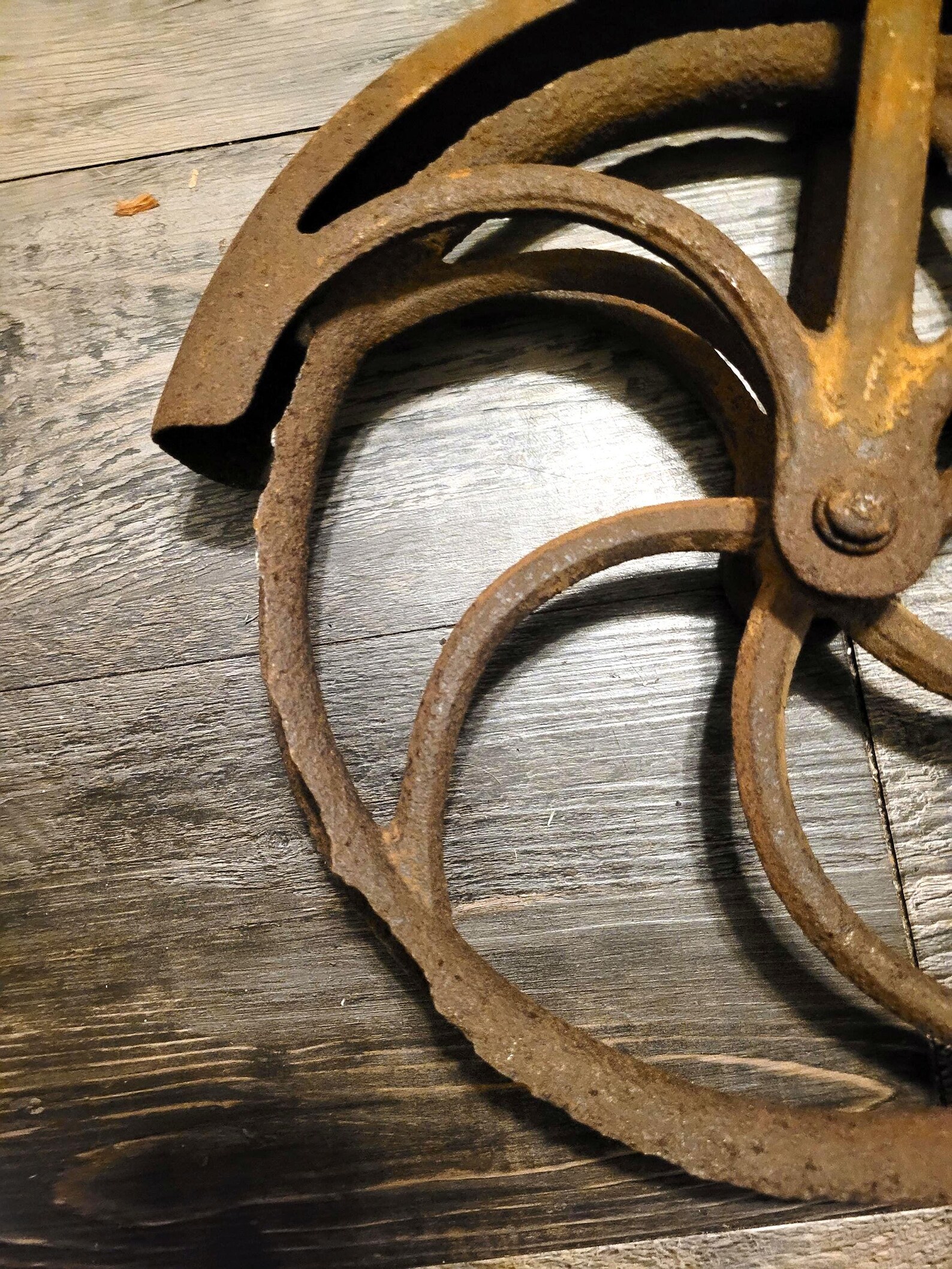 1800's Farm, Loft, Well Pulley With 10 Inch Wheel (see Pictures for ...