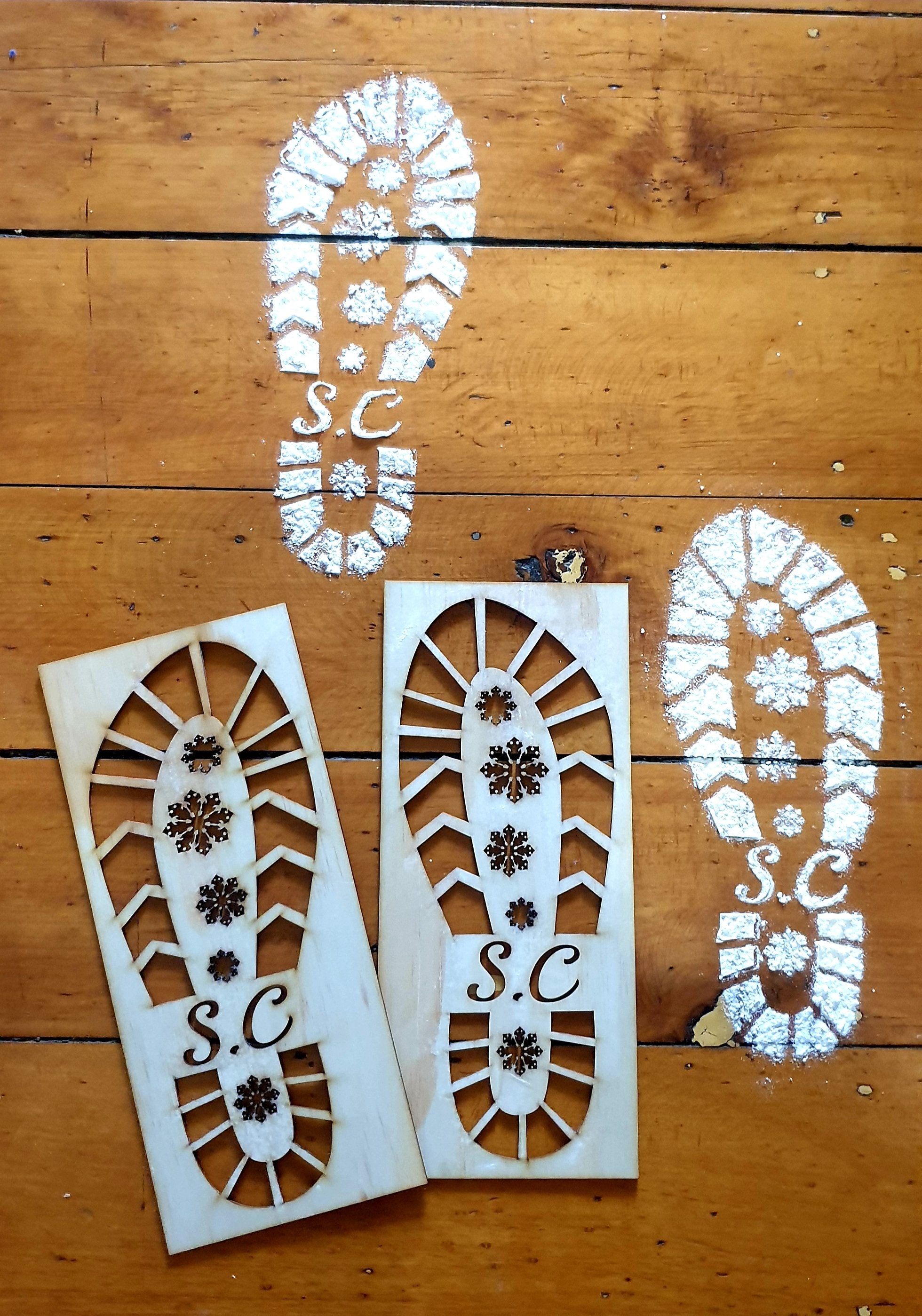 Santa Elf Rudolph Reindeer Footprint Hoof Hooves Stencil Bootprint Xmas ...