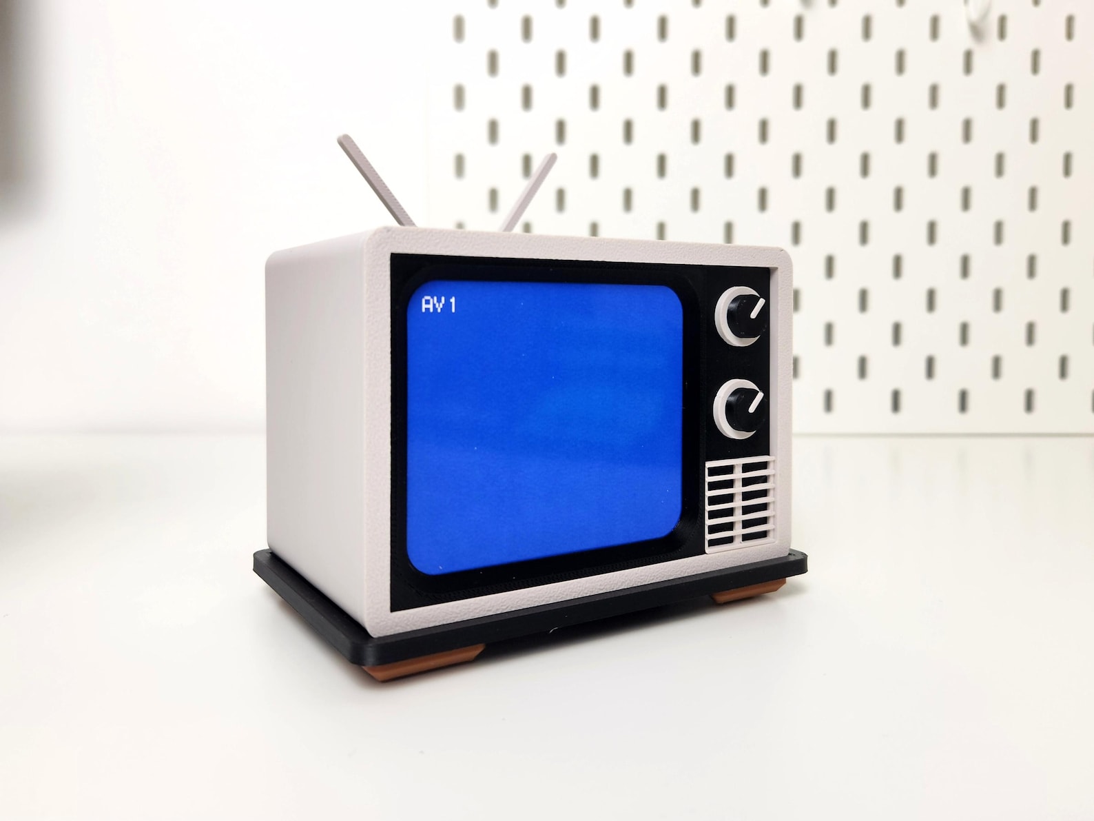 80's Retro CRT TV Flower Pot & Desk Organizer – Customizable Screen! - Etsy