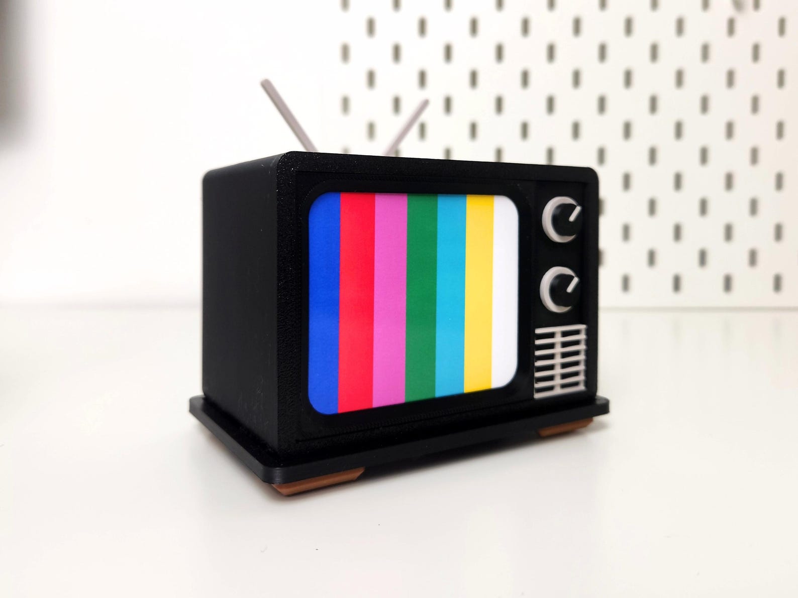 80's Retro CRT TV Flower Pot & Desk Organizer – Customizable Screen! - Etsy